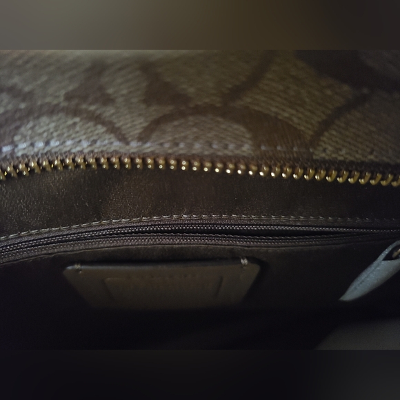 Coach | Bags | Coach Signature Ashton Logo Totebag Nwt Kahkisaddle ...